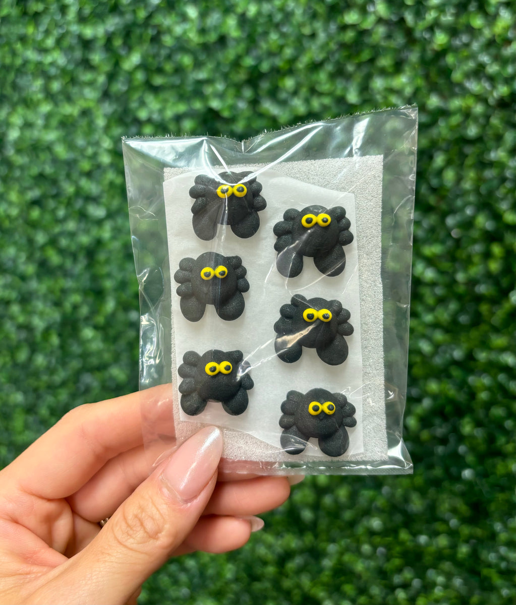 6 Royal Icing Spiders – Bean and Butter